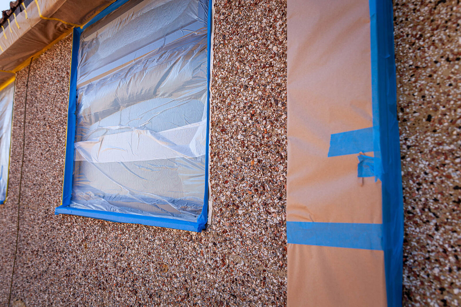 Spray Painting a Textured Pebbledash House Exterior | WAGNER